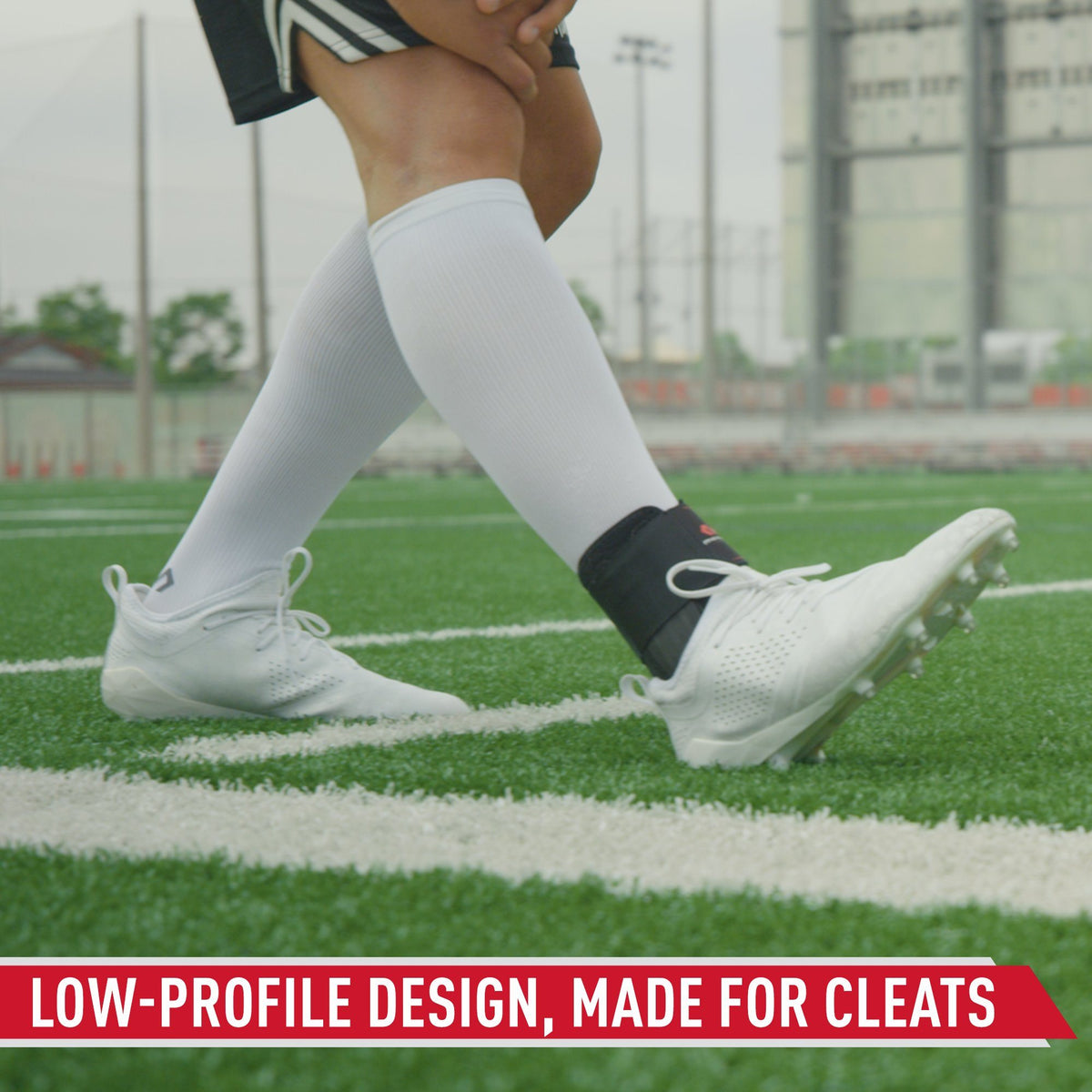 Stealth Cleat Lace-Free Ankle Brace with Stays | McDavid